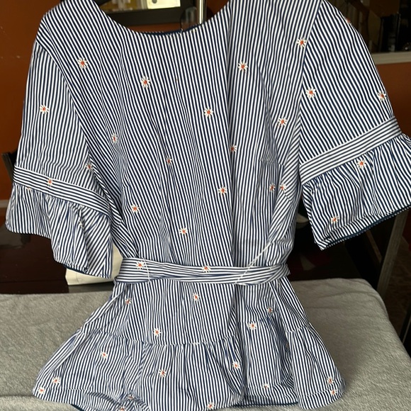 1901 | Tops | 91 Blue And White Blouse With Ruffle Sleeves | Poshmark
